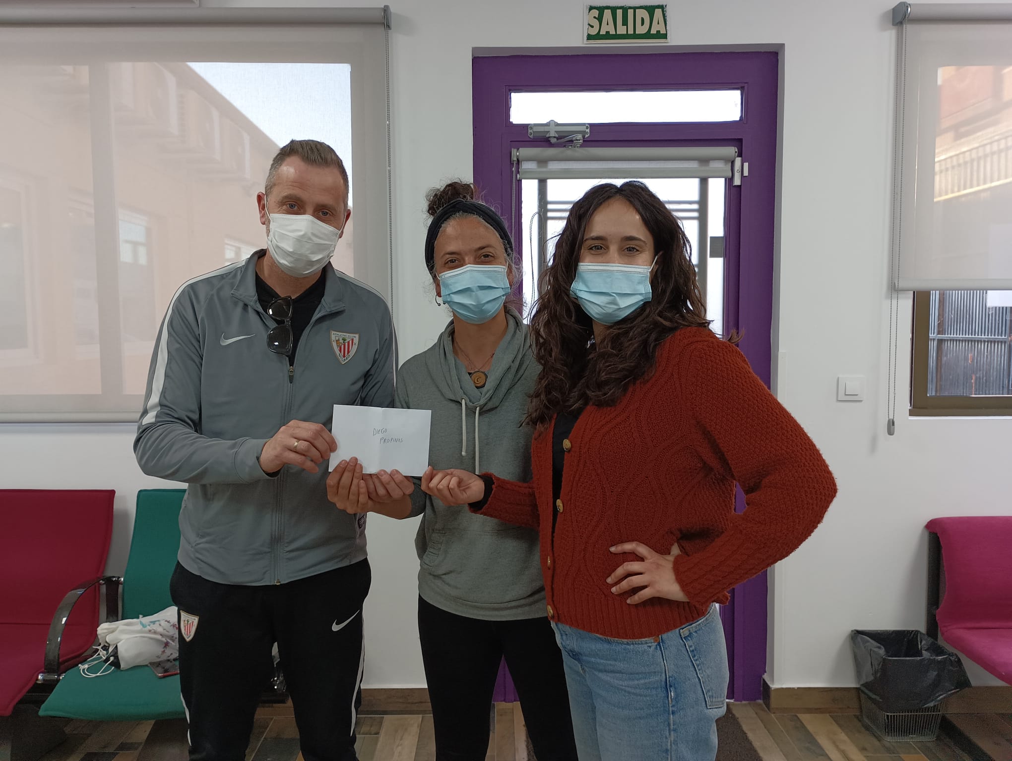 Casa Pancho vuelve a hacer una donación a ADAMUR – Adamur | Centro de ...